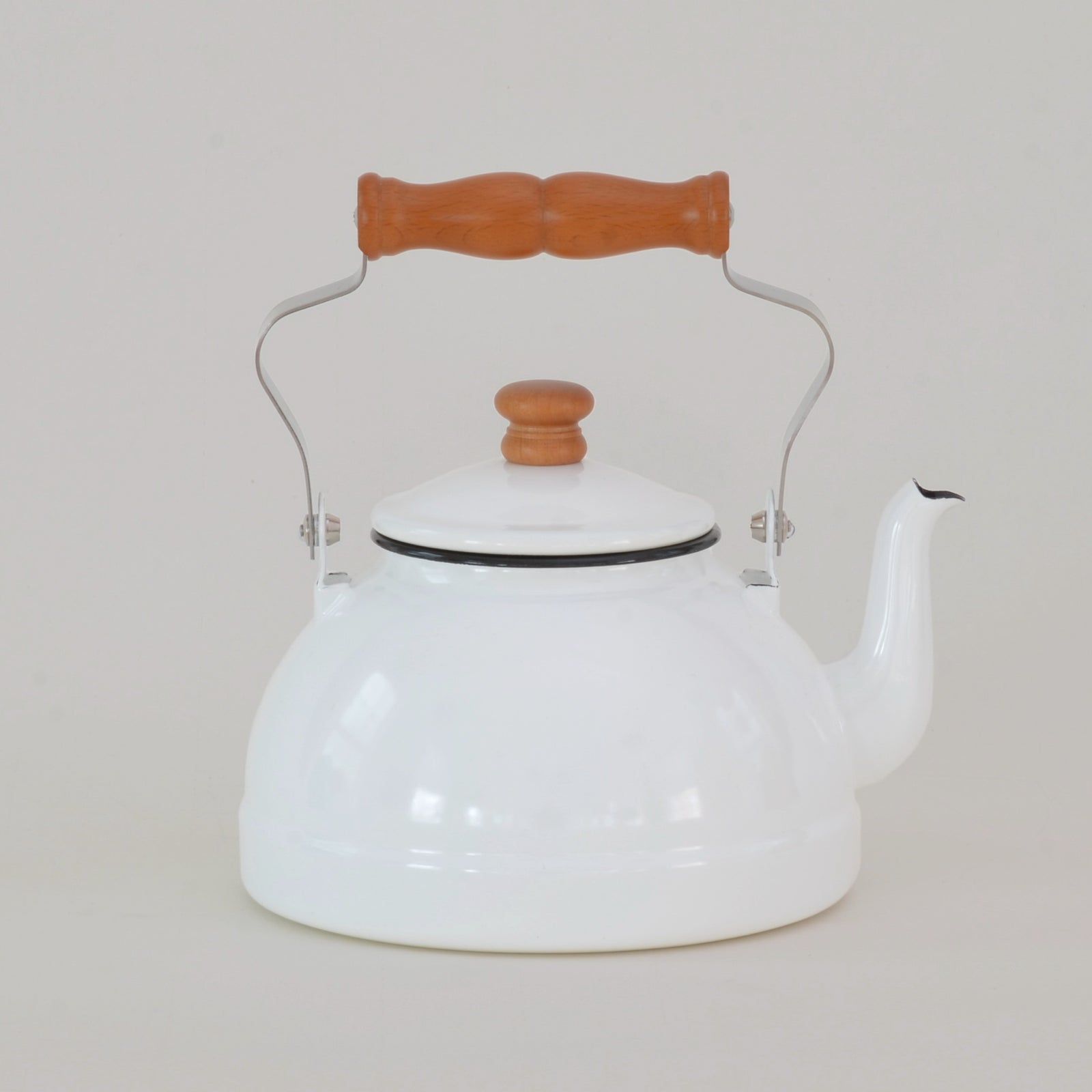Tsukiusagi-Jirushi Kettle 2.2L White | AMEICO - Official US Distributor